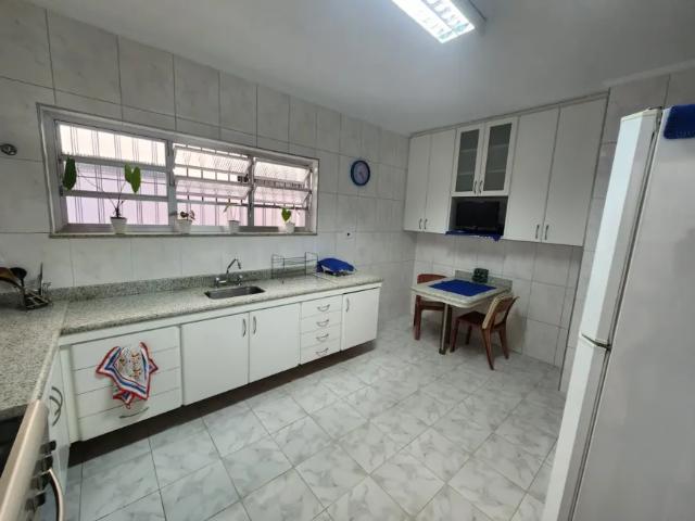 Imóvel para venda possui 240 metros quadrados com 5 quartos em Planalto Paulista São Paulo SP