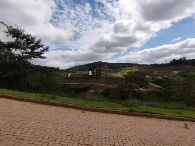 Imóvel para venda possui 300 metros quadrados em Salvaterra Juiz de Fora MG