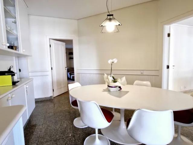 Imóvel para venda possui 380 metros quadrados com 4 quartos em Jardim Vitória Régia São Paulo SP