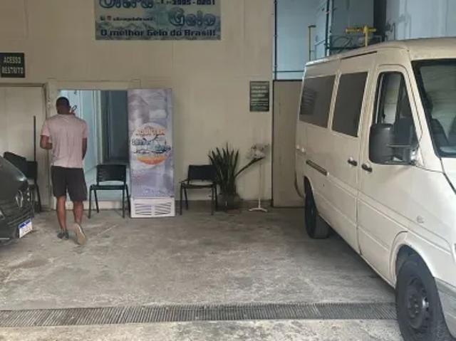 Imóvel para venda possui 400 metros quadrados em Jardim Alvorada Belo Horizonte MG