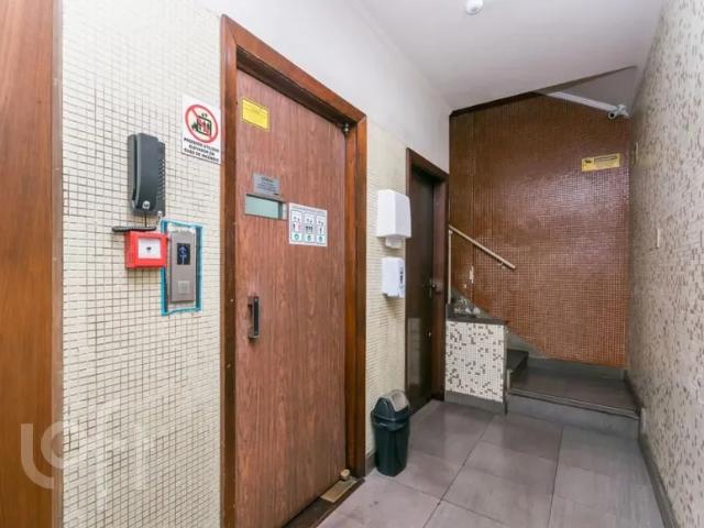Imóvel para venda possui 45 metros quadrados com 1 quarto em Petrópolis Porto Alegre RS