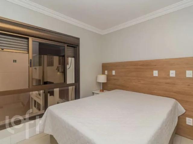 Imóvel para venda possui 61 metros quadrados com 1 quarto em Petrópolis Porto Alegre RS