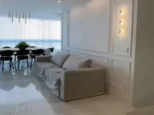 Imóvel para venda possui 80 metros quadrados com 2 quartos em Praia da Costa Vila Velha ES