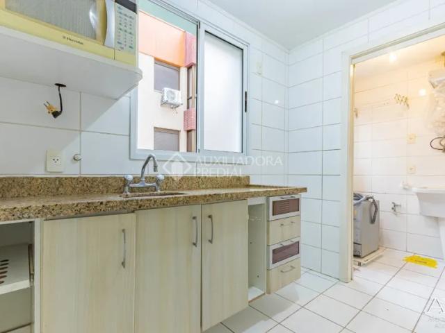Imóvel para venda possui 88 metros quadrados com 3 quartos em Menino Deus Porto Alegre RS