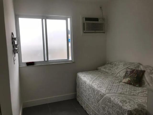 Imóvel para venda possui 91 metros quadrados com 4 quartos em Copacabana Rio de Janeiro RJ