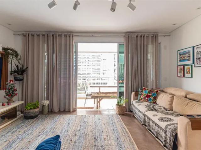 Imóvel para aluguel possui 117 metros quadrados com 4 quartos em Jardim das Acácias São Paulo SP