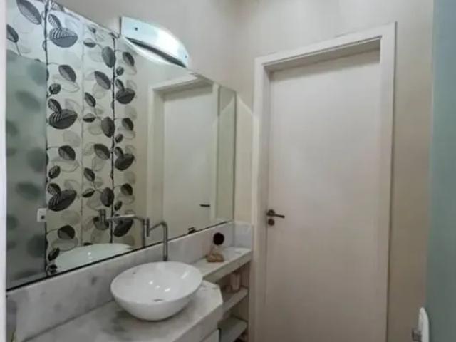 Imóvel para aluguel possui 36 metros quadrados com 4 quartos
