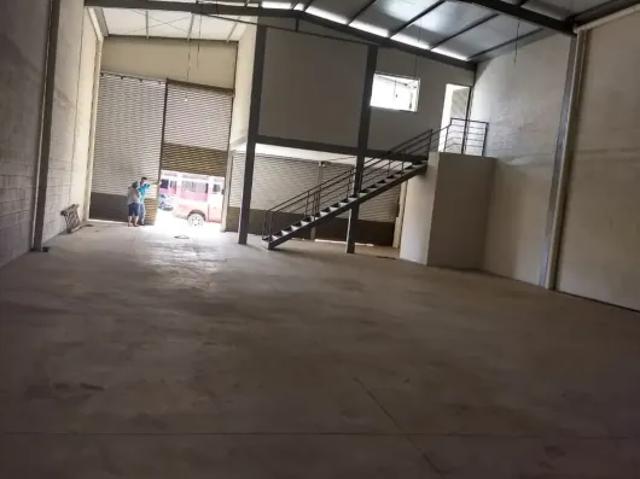 Imóvel para aluguel tem 500 metros quadrados em Industrial Mooca Goiânia GO