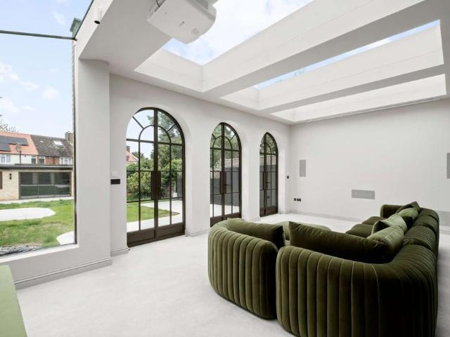 Immaculate Four Bedroom Home with Garden Studio in Barnes Village
