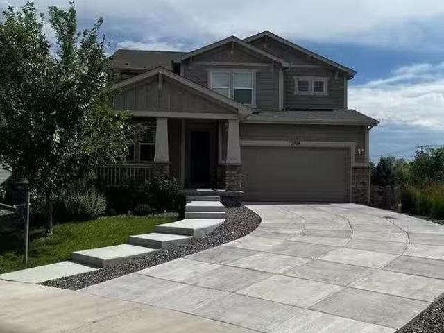 Immaculate Home in the Lakes at Centerra! 3924 Owl Creek Ct