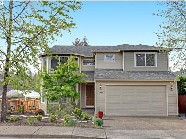 IMMACULATE & LOVELY 5 bed, 3 bath, + huge bonus room that can serve as a 5th bedroom, 2 car garage