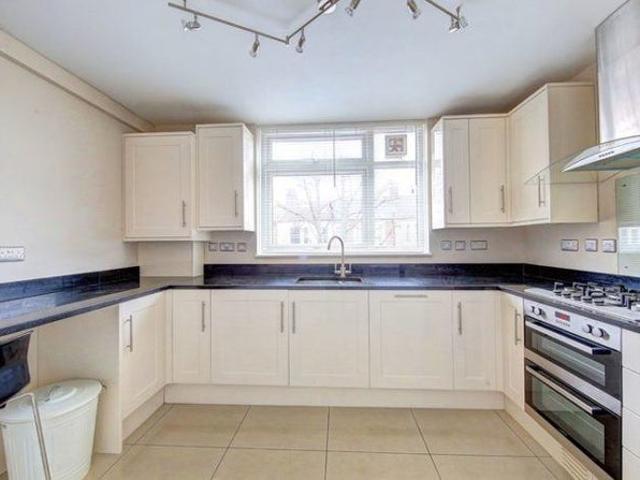 Immaculate 3 Bed Flat Balham