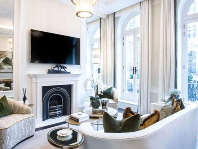 Immaculately presented apartment on the first floor