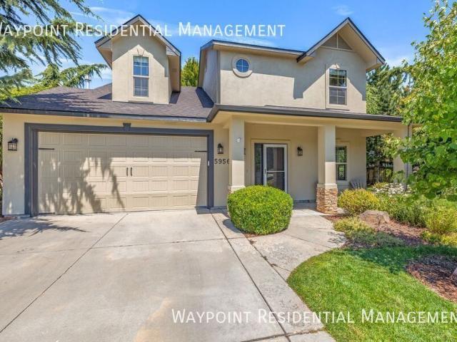 IMMACULATELY UPDATED CRAFTSMAN RETREAT ON A QUIET CUL DE SAC
