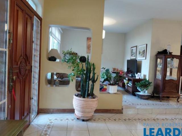 Imoveis na Cidade Ademar