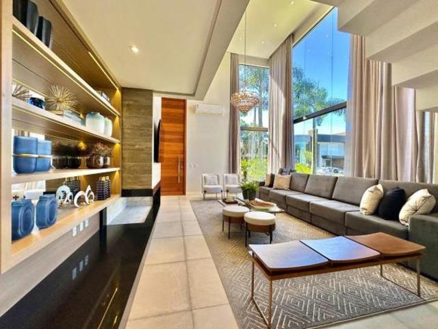 Imoveis na Estrada do Mar