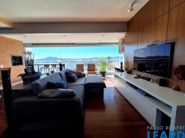 Imoveis na Vila Anastácio