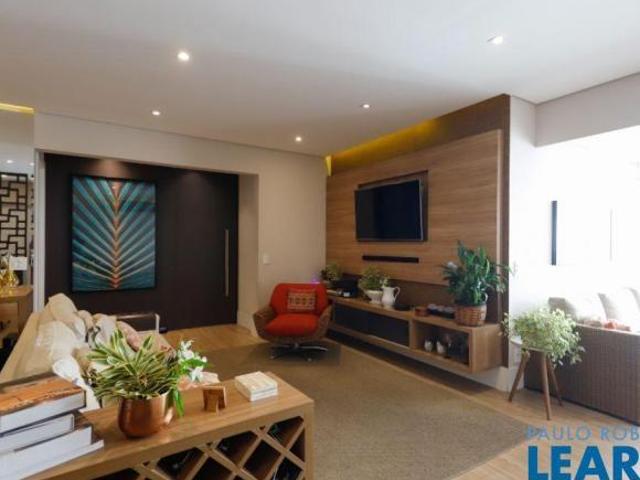 Imoveis na Vila Anastácio