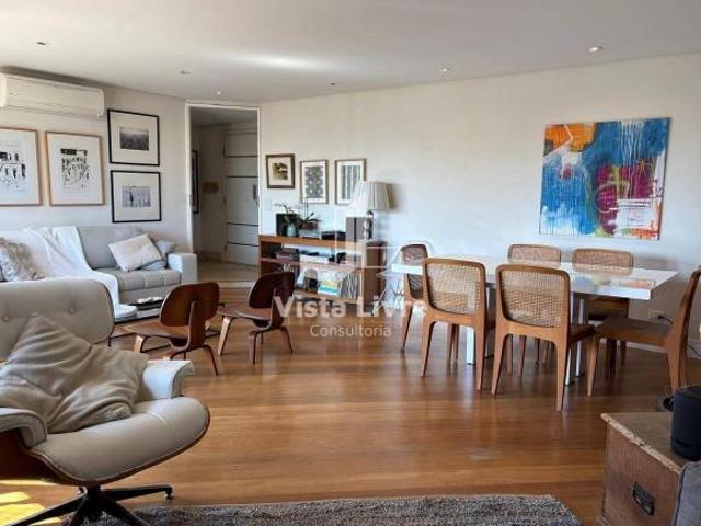 Apartamento à venda na Vila Olímpia
