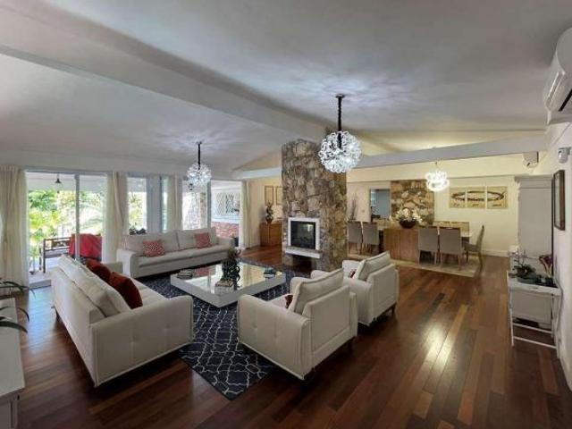 Casa em Vila Santo Antônio, Cotia/SP de 850m² 4 quartos à venda por R$ 2.980.000,00