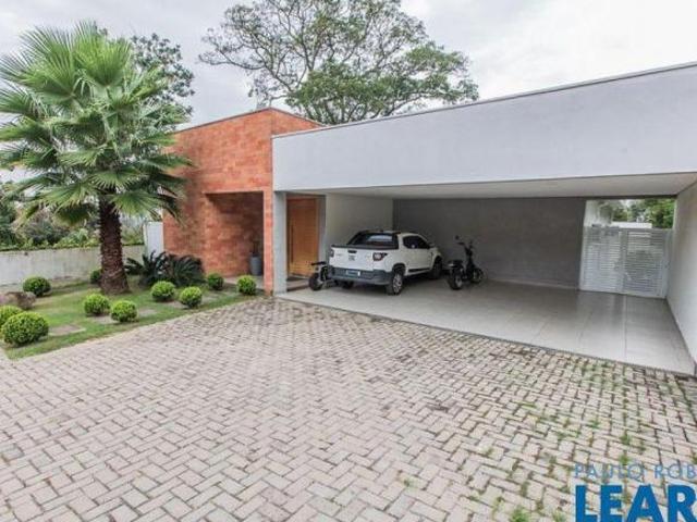 Imoveis no Condomínio Clube de Campos Valinhos