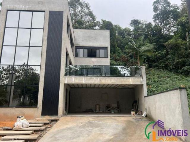 Imoveis no Condomínio Arujá 5