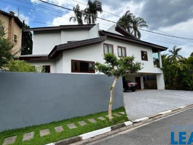 Imoveis no Condomínio Arujá Country Club