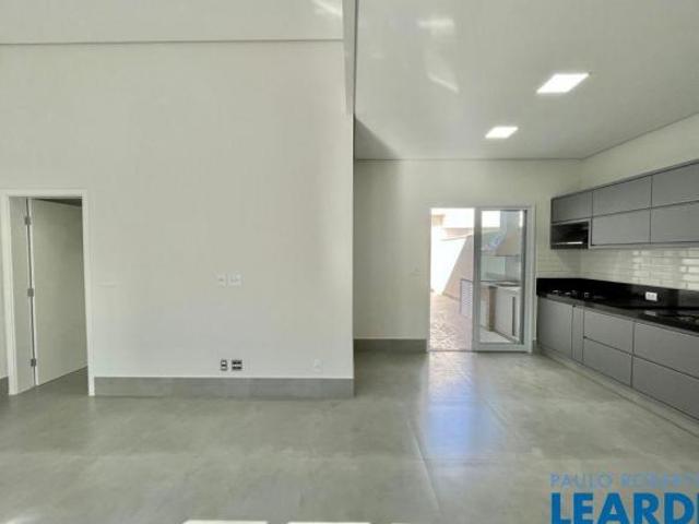 Imoveis no Condomínio Montreal Residence