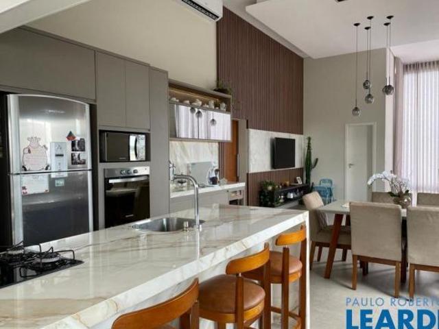 Imoveis no Condominio Portal do Jequitiba