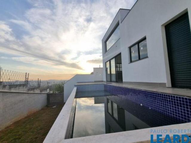 Imoveis no Condominio Portal do Jequitiba