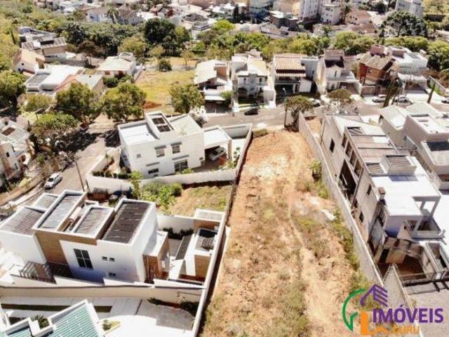 Imoveis no Condomínio Pitangueiras