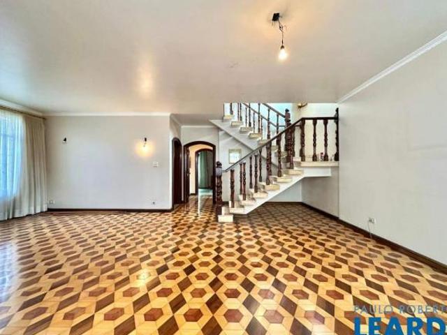 Imoveis no Jardim Hípico