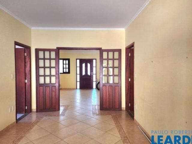 Imoveis no Loteamento Caminhos de San Conrado Sousas