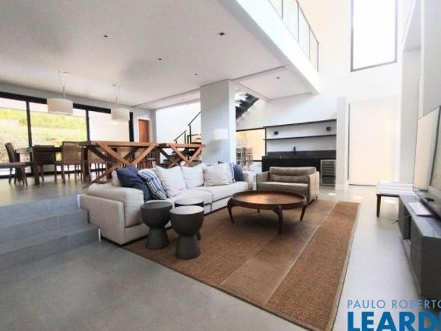 Imoveis no Loteamento Porto Seguro Village