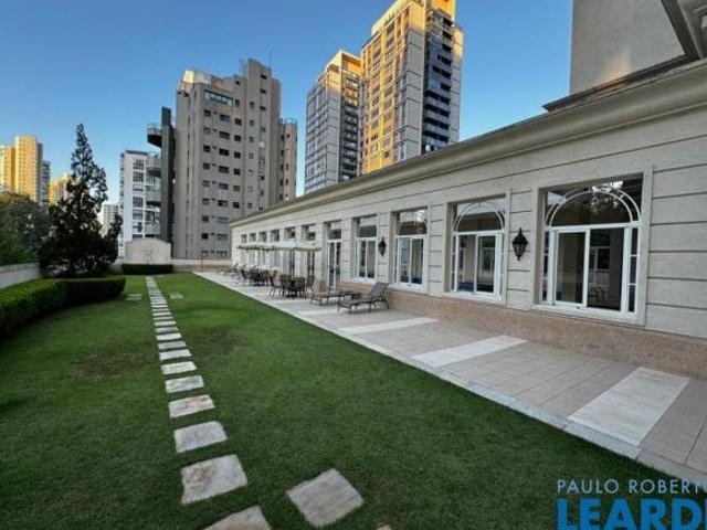 Imoveis no Panamby