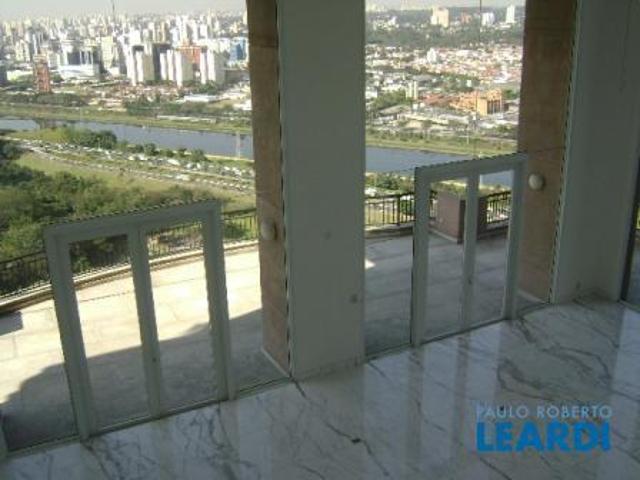 Imoveis no Panamby