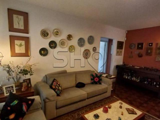 Imoveis no Parque Colonial