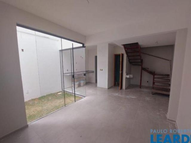 Imoveis no Parque San Carlo