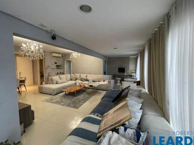 Imoveis no Royal Park