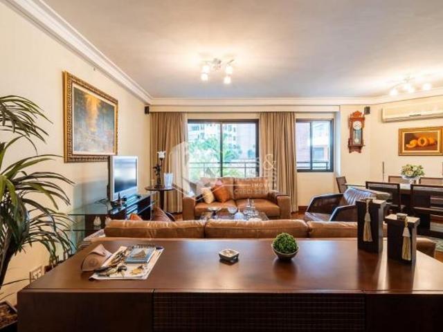 Apartamento à venda em Moema