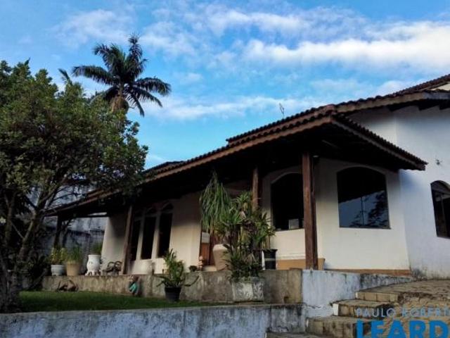 Imoveis em Arujázinho I, II e III