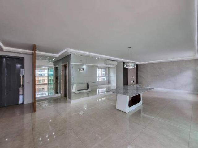 Apartamento em Gleba Fazenda Palhano, Londrina/PR de 236m² 3 quartos à venda por R$ 2.499.000,00