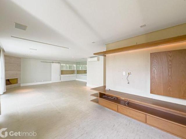 Imoveis em Tamboré