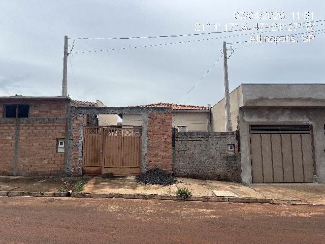 Imóvel com bom aproveitamento — Casa no Residencial e Comercial Figueiredo, Altinopolis SP, Nº 225, 2 quartos, 140m² | Licitação Aberta