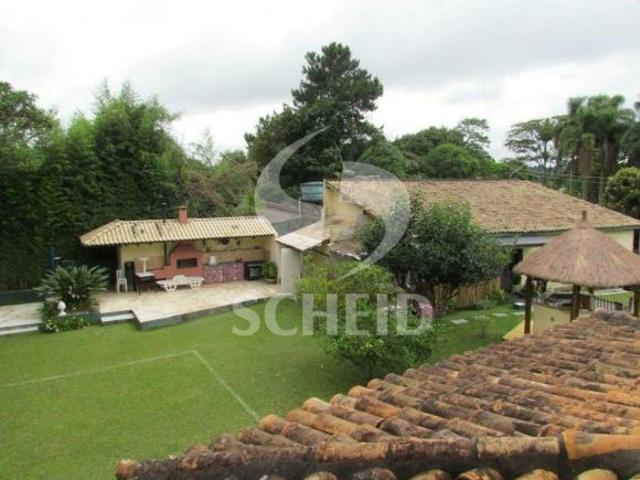 Imóvel com duas casas independentes Casa principal e a Casa de hóspede, dentro de Condominio Clube