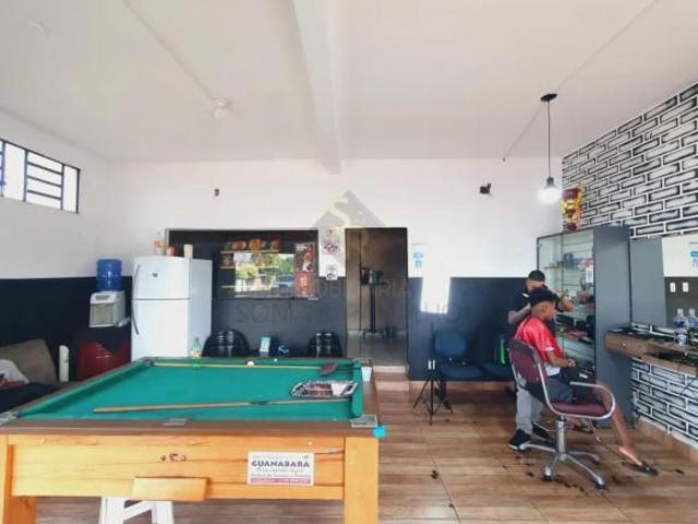 Imóvel com dois pontos comerciais e casa residencial nos fundos à venda, com 111,02m² no bairro Ipir
