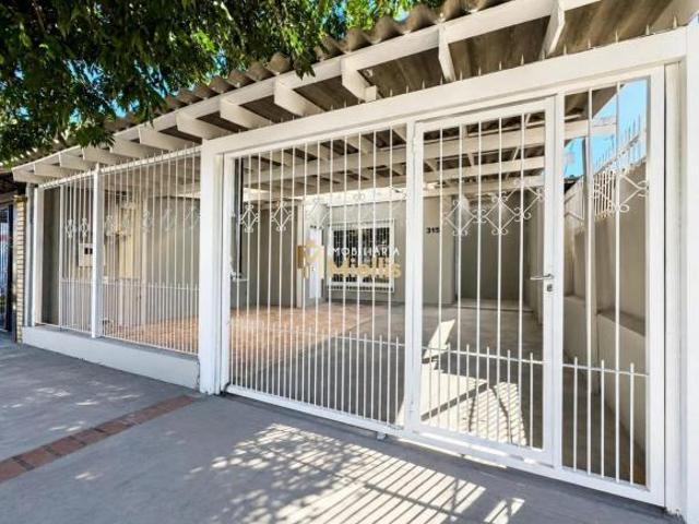 Imóvel com piscina reformado