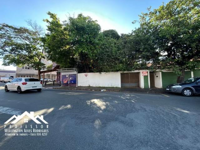 Imóvel com 2 Casas + Salão Comercial na Av. Santa Bárbara em Limeira SP