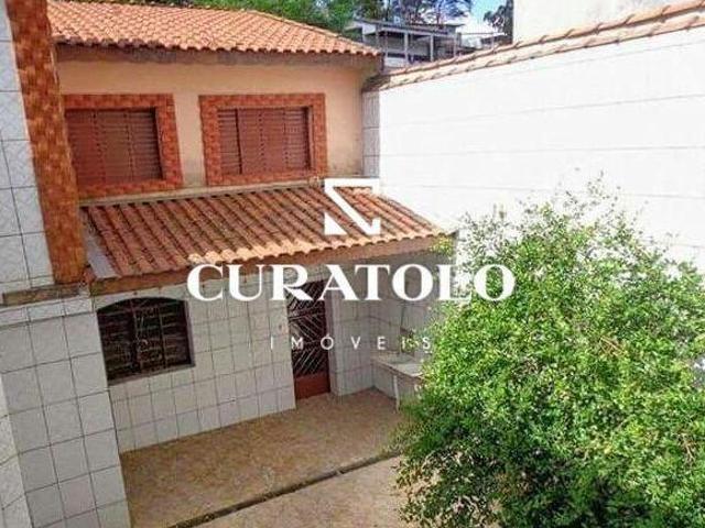 Imóvel com 2 sobrados independentes, 3 vagas, churrasqueira e quintal Fazenda Caguaçu