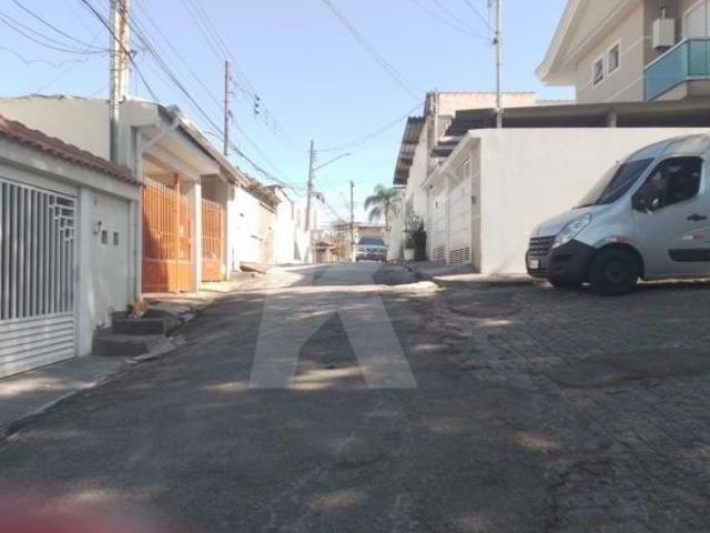 Imóvel com 3 casas, 3 vagas. Vila Nivi